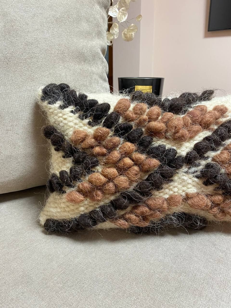 Sheep wool pillow from bucle walnut buy in the MAIIMO online store